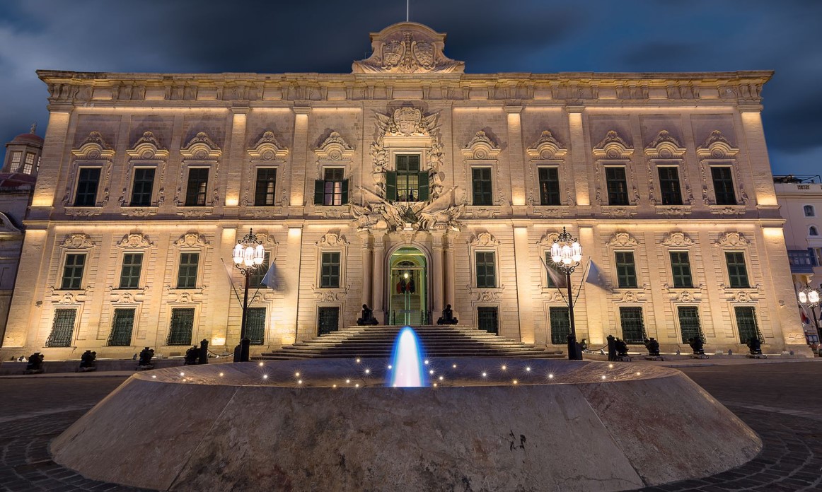 Discrepancy between government revenue and expenditure growth soars in ...