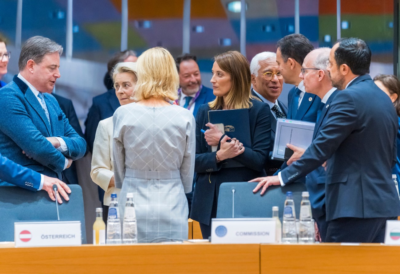 On letters and fences - The Maltese Herald