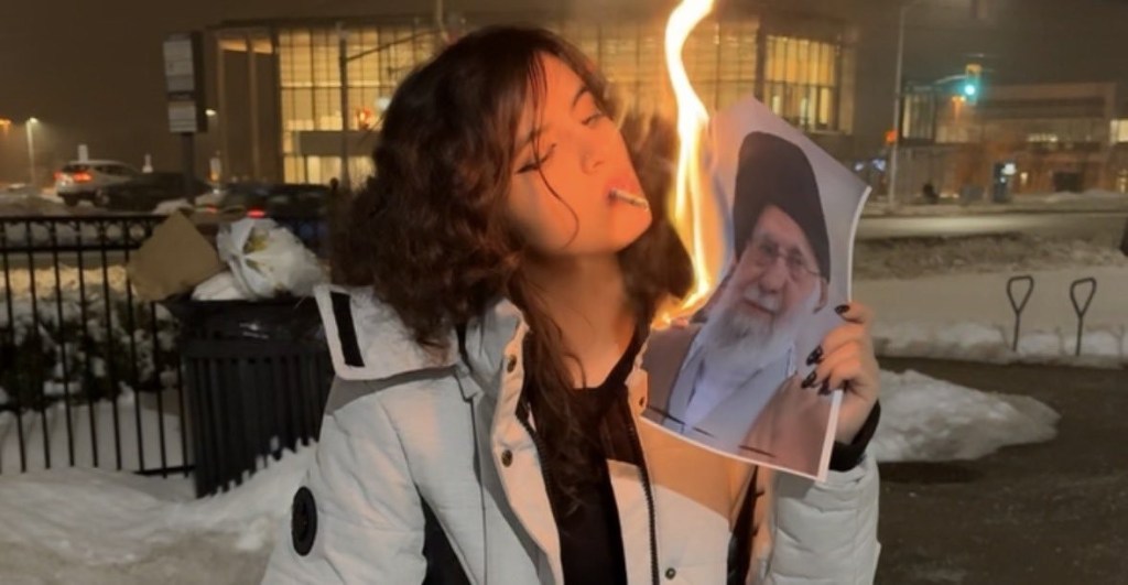 Up to 25 mosques set on fire in Tehran alone: protests in Iran ongoing ...